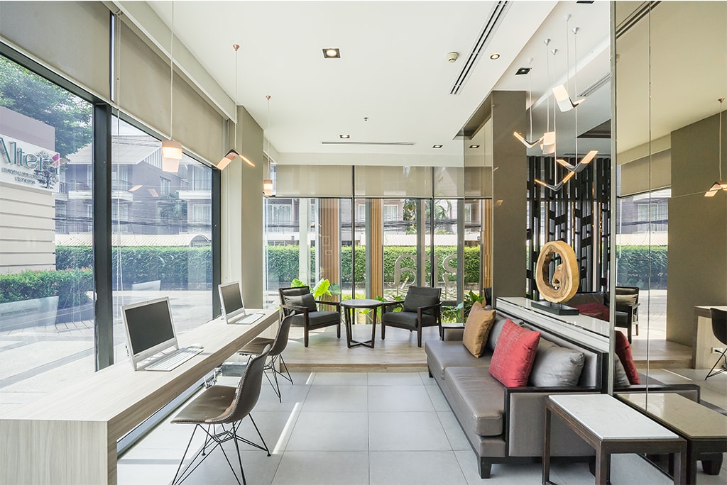 Altera Hotel and Residence - Business Station
